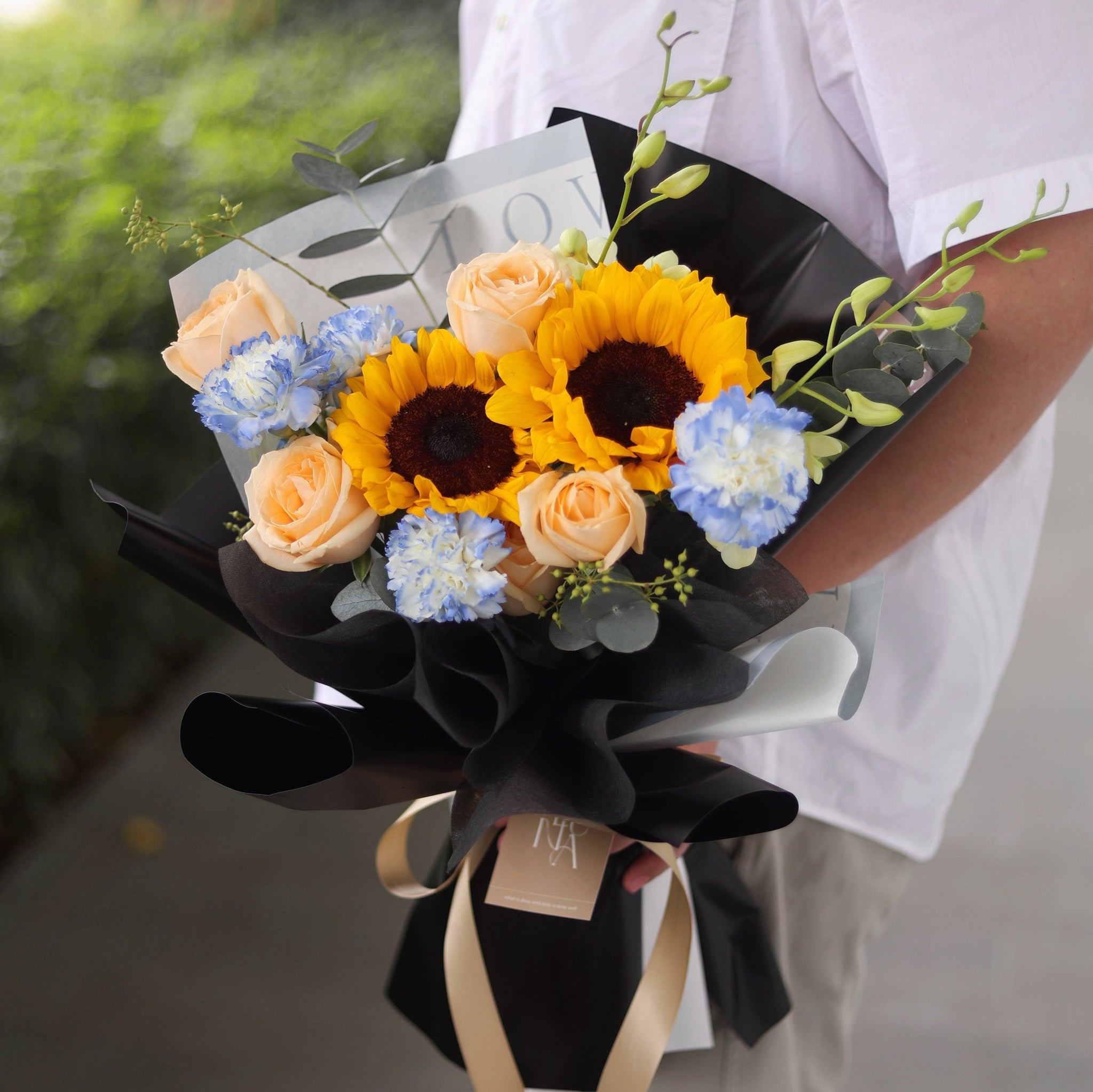 Golden Bliss Bouquet