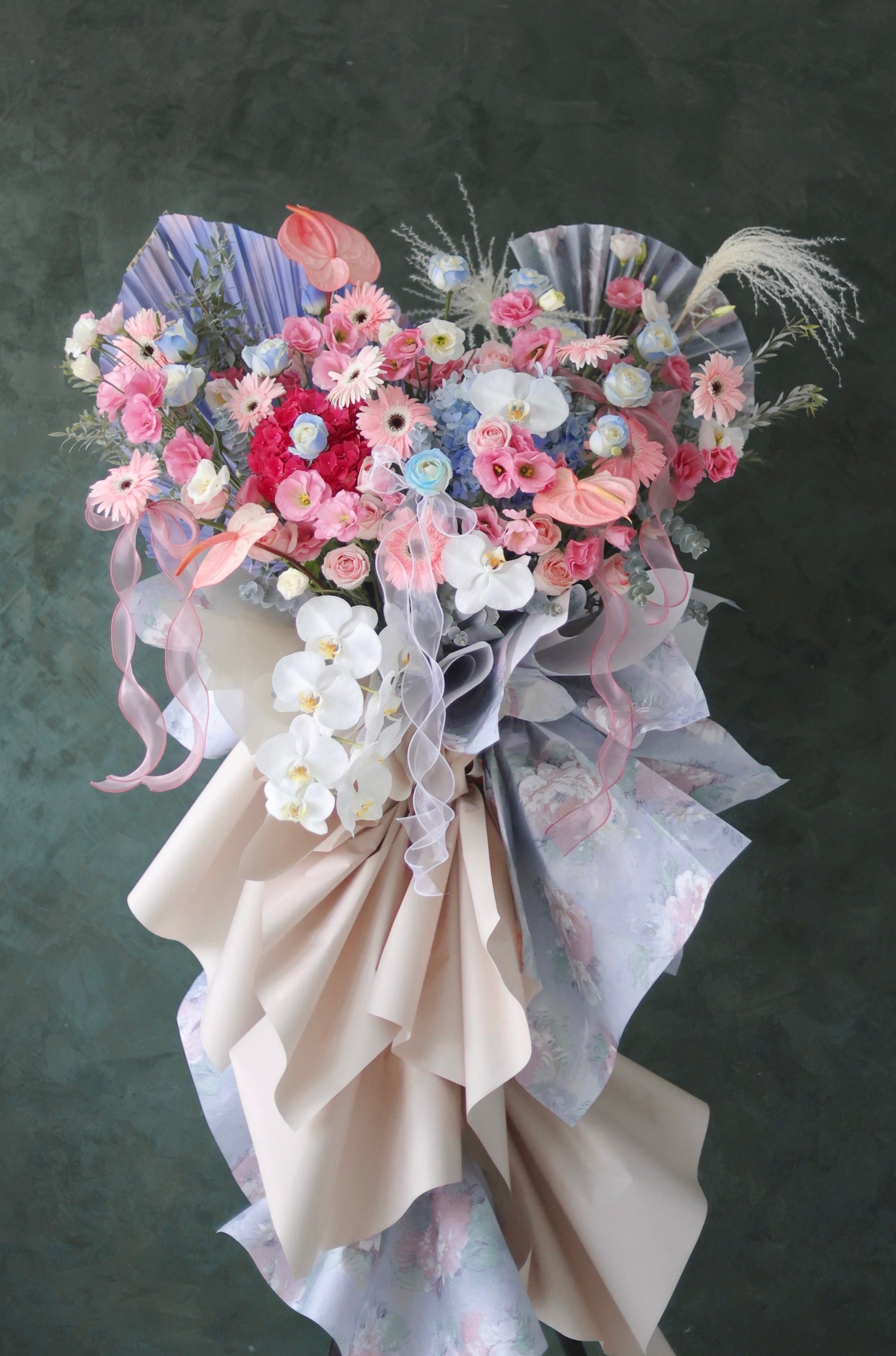 Periwinkle Flower Stand