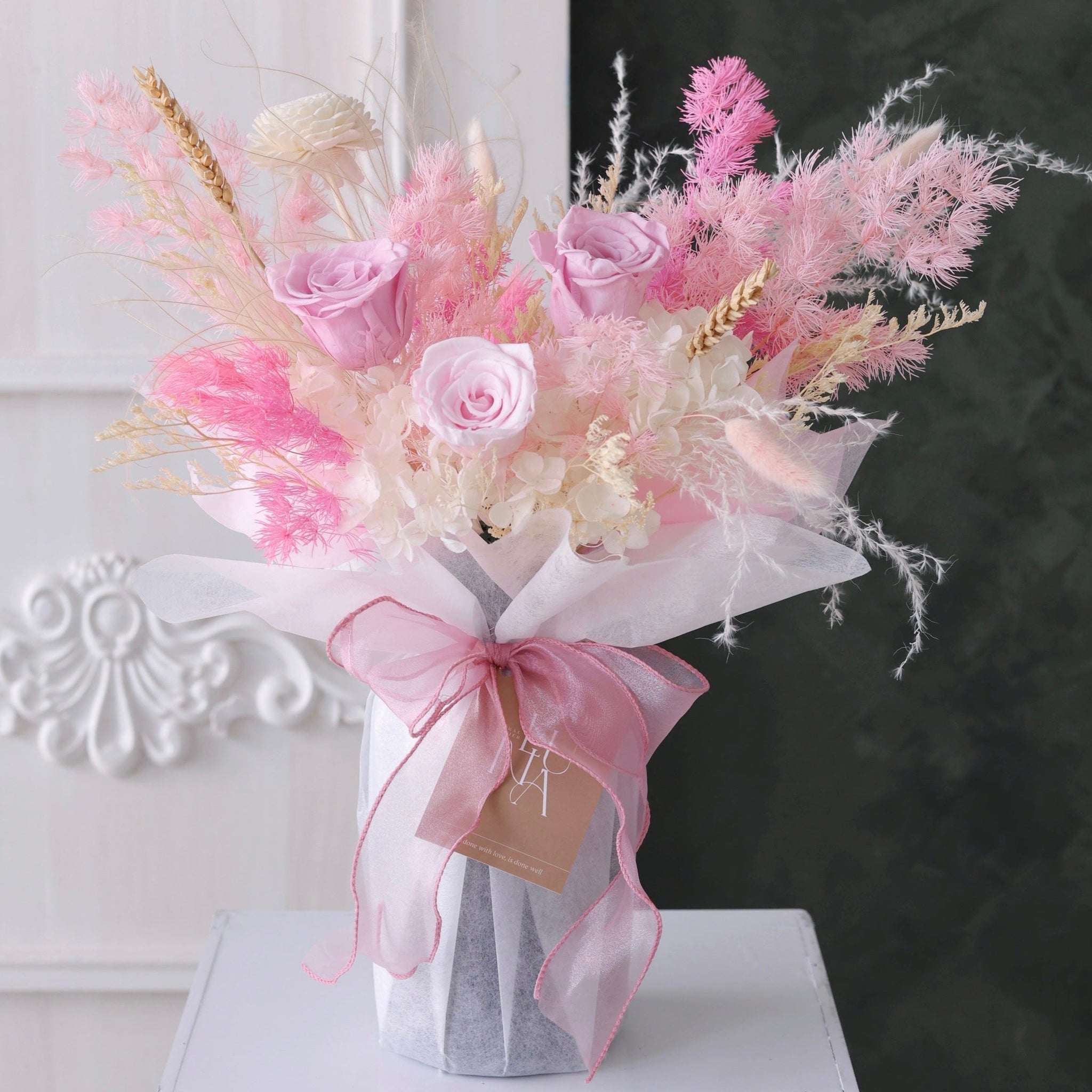 Carrie Vase - Dried & Preserved Flowers