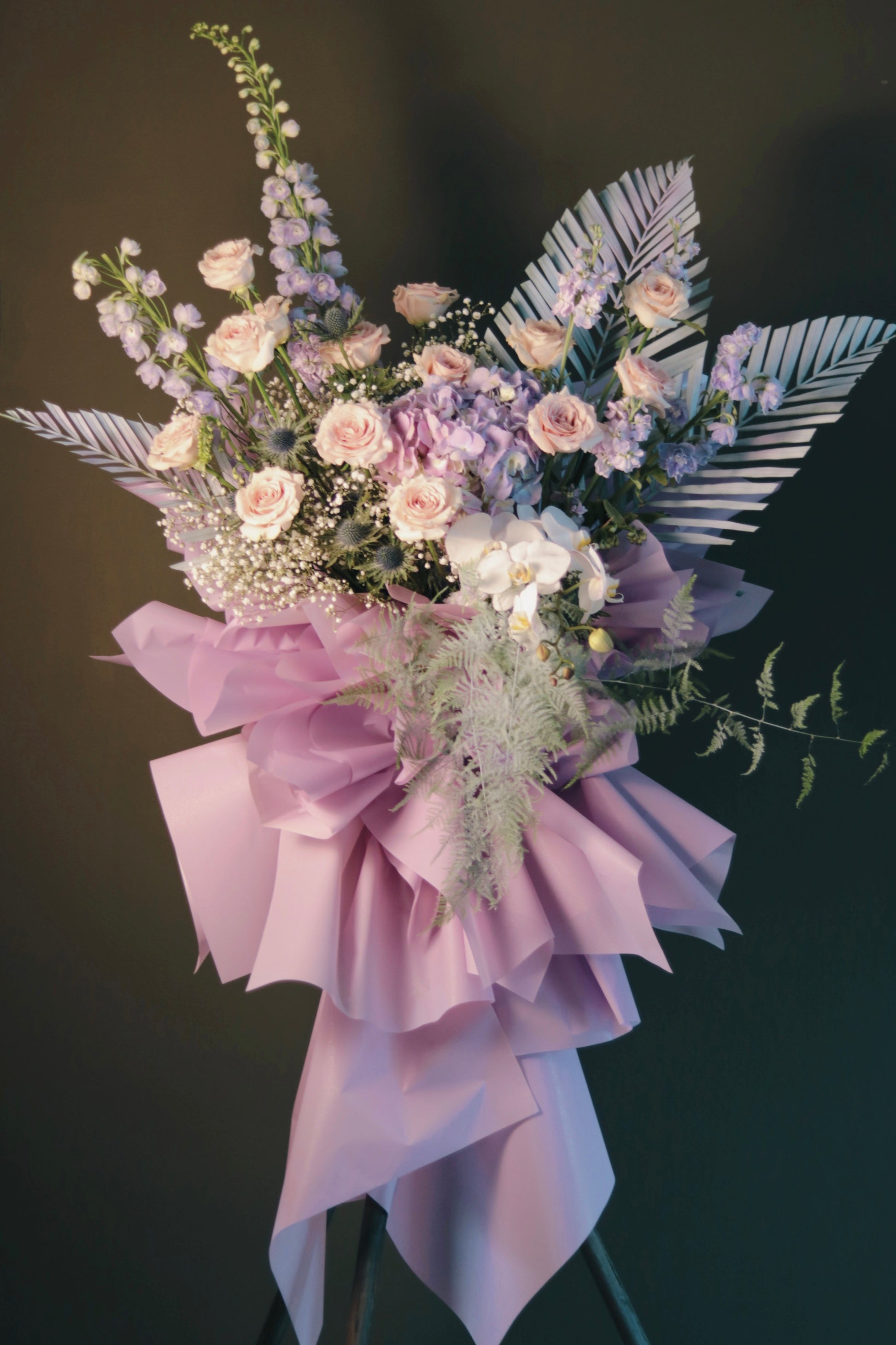 Glimmering Prosperity Flower Stand